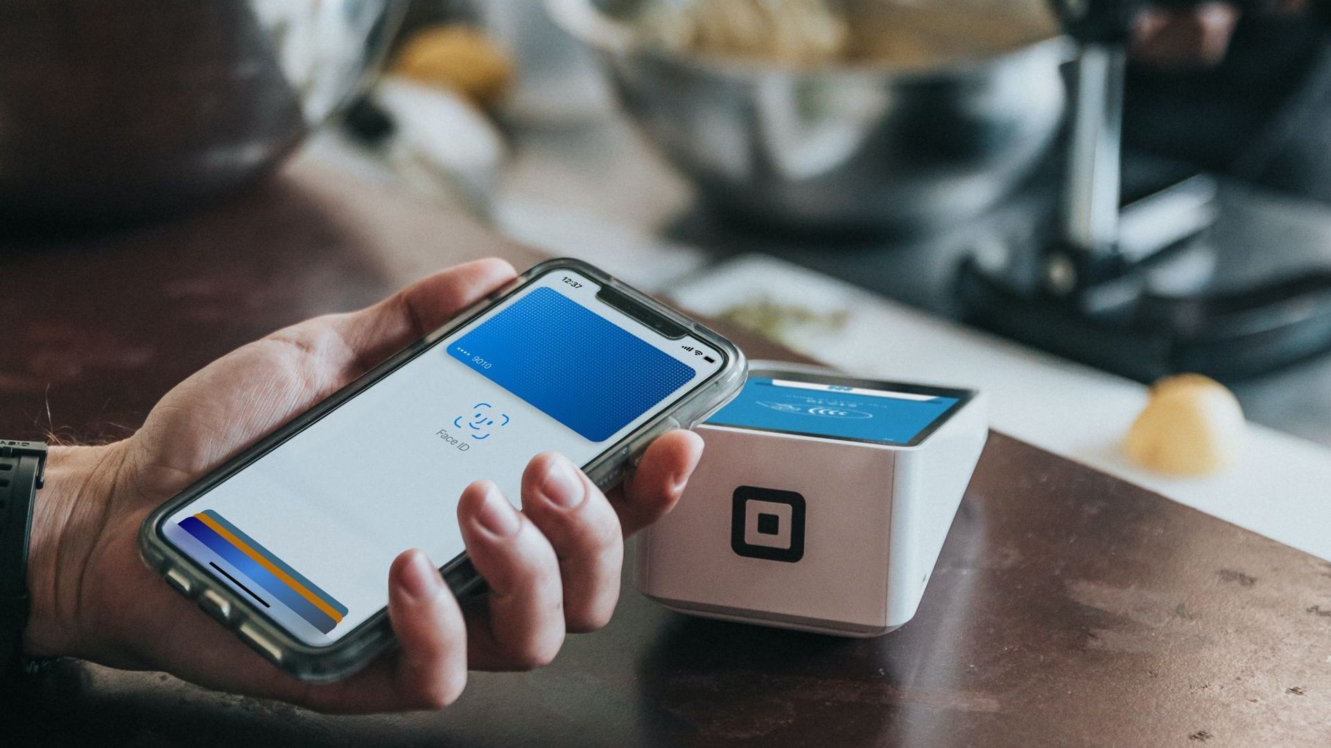 XXImo lanceert Apple Pay: eerste mobiliteitskaart in Europa met Apple ...