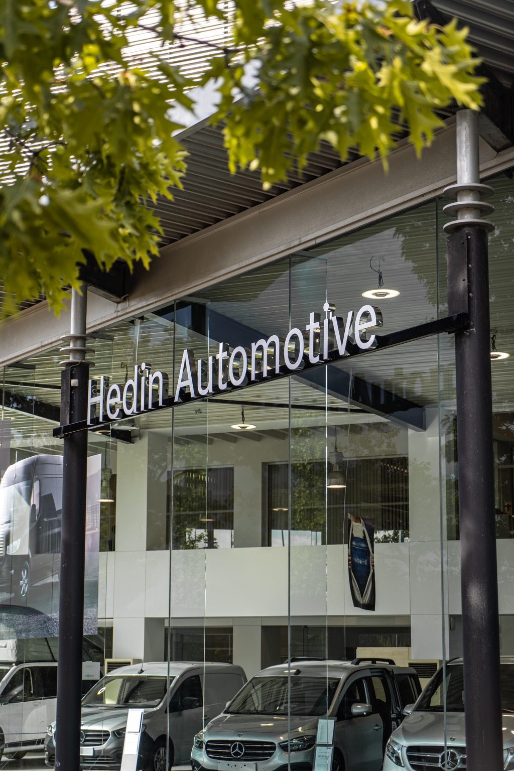 Hedin Mobility Group neemt vier Mercedes-Benz-vestigingen in Antwerpen ...