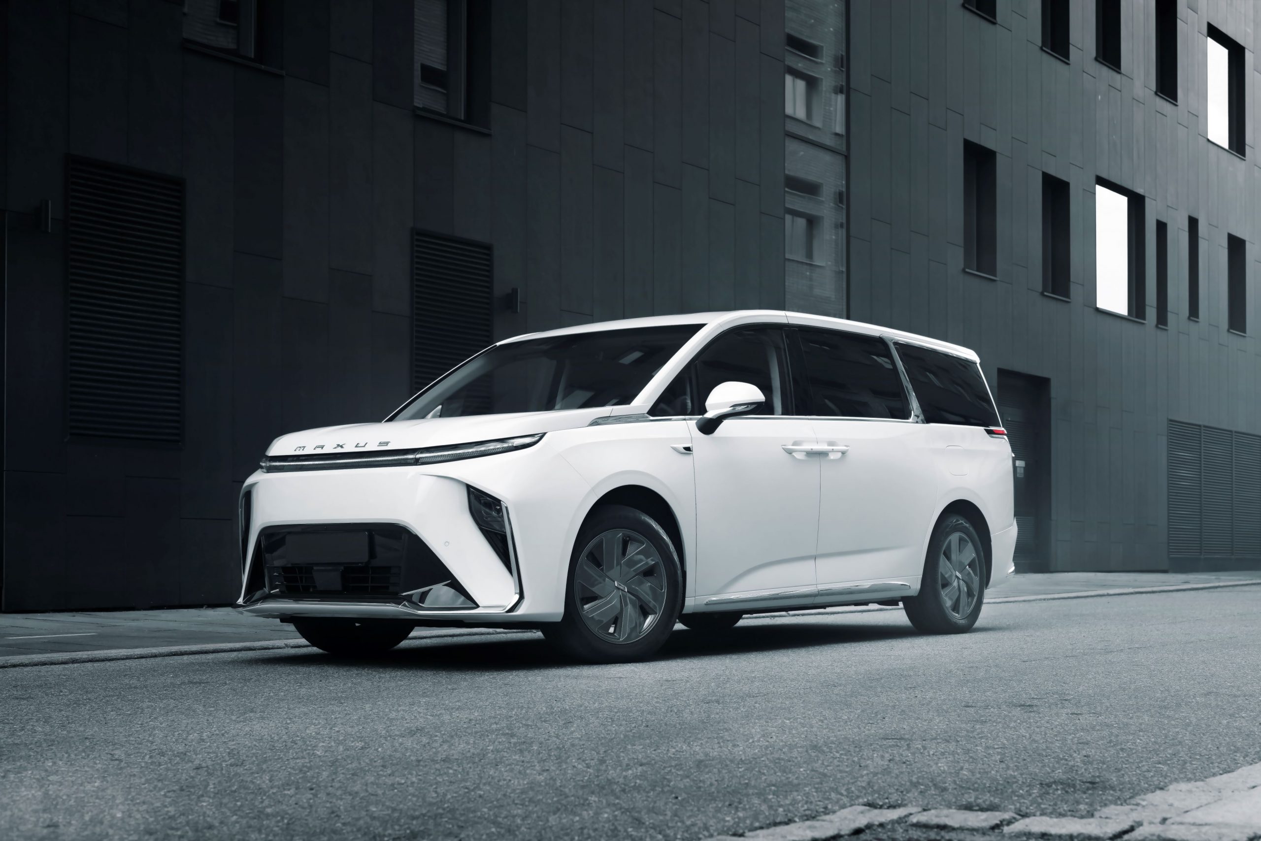 Fleet test Maxus MIFA9, de luxueuze taxi - Link2fleet